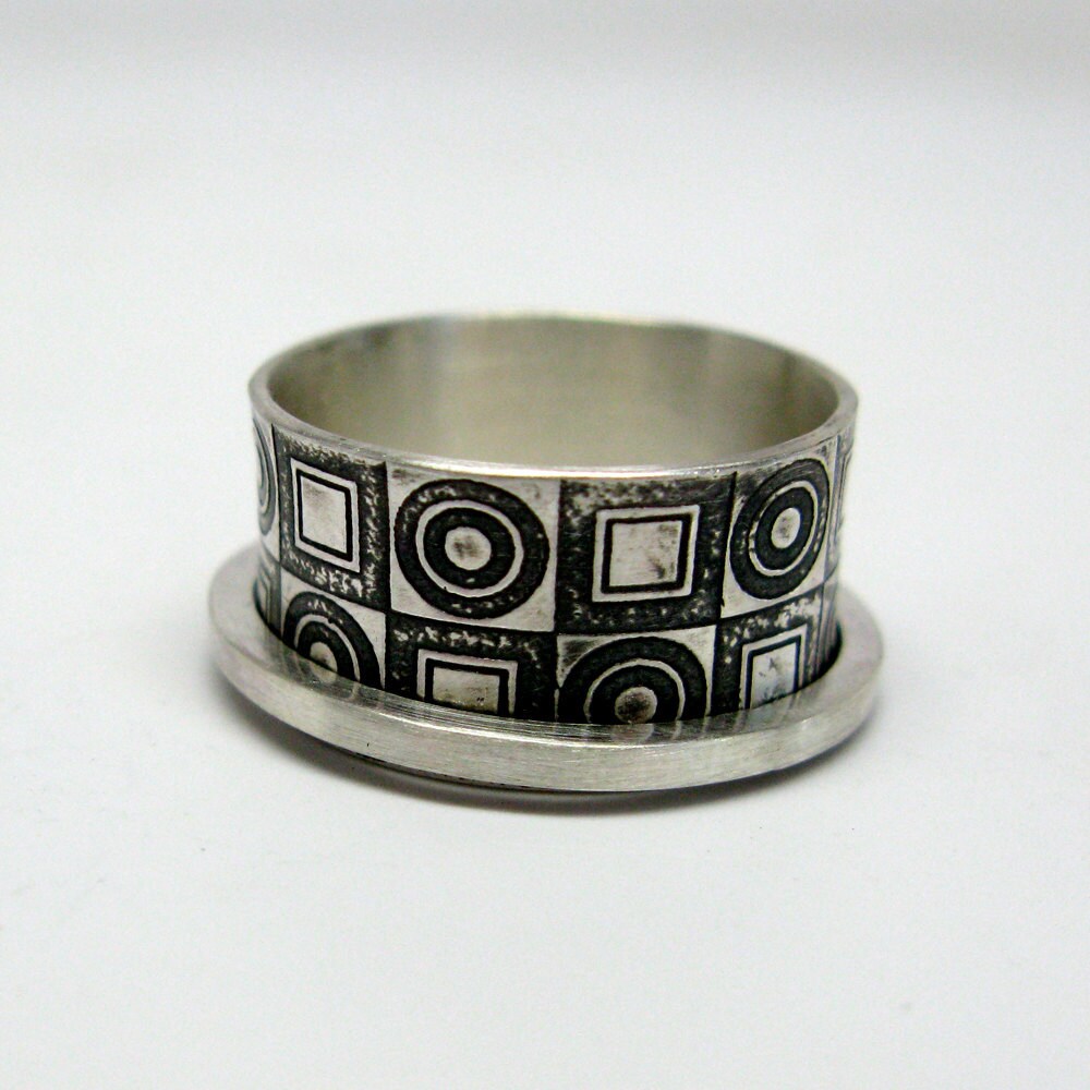 Sterling Silver Concentric Circles and Squares Brushed Spinner Ring - Etsy