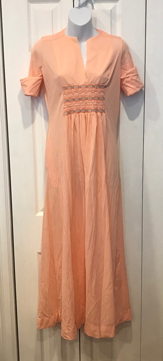 Vintage Flair Peach Smocked Long Nightgown Lingerie N… - Gem