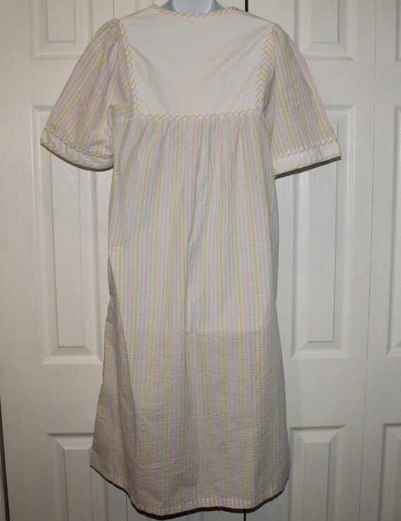 Vintage Seersucker Pastel Rainbow Stripe Nightgown Ro… - Gem