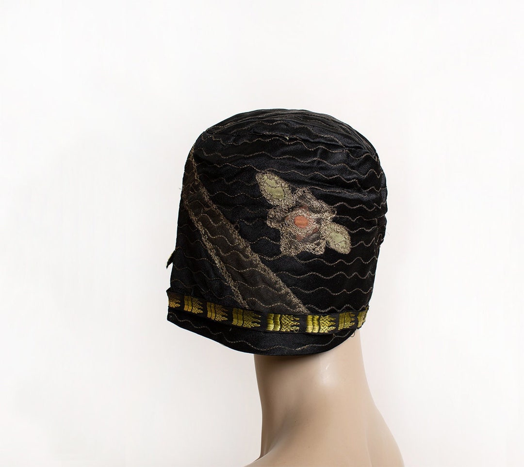 Vintage 1920s Cloche - Black Silk Hat With Bronze Metallic Floral ...