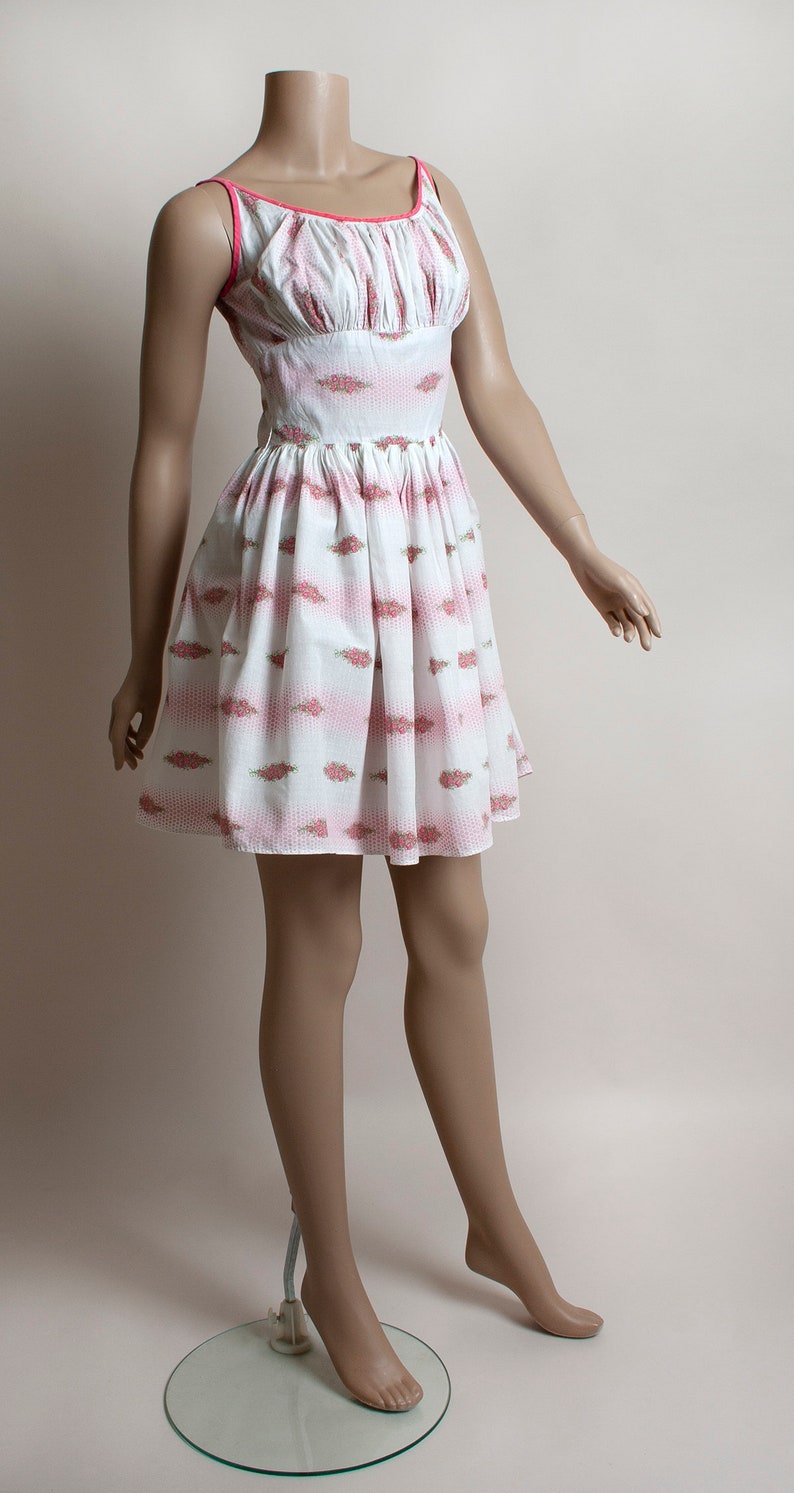 Vintage 1960s Sundress Pink Flower Bouquet Print on Light - Etsy