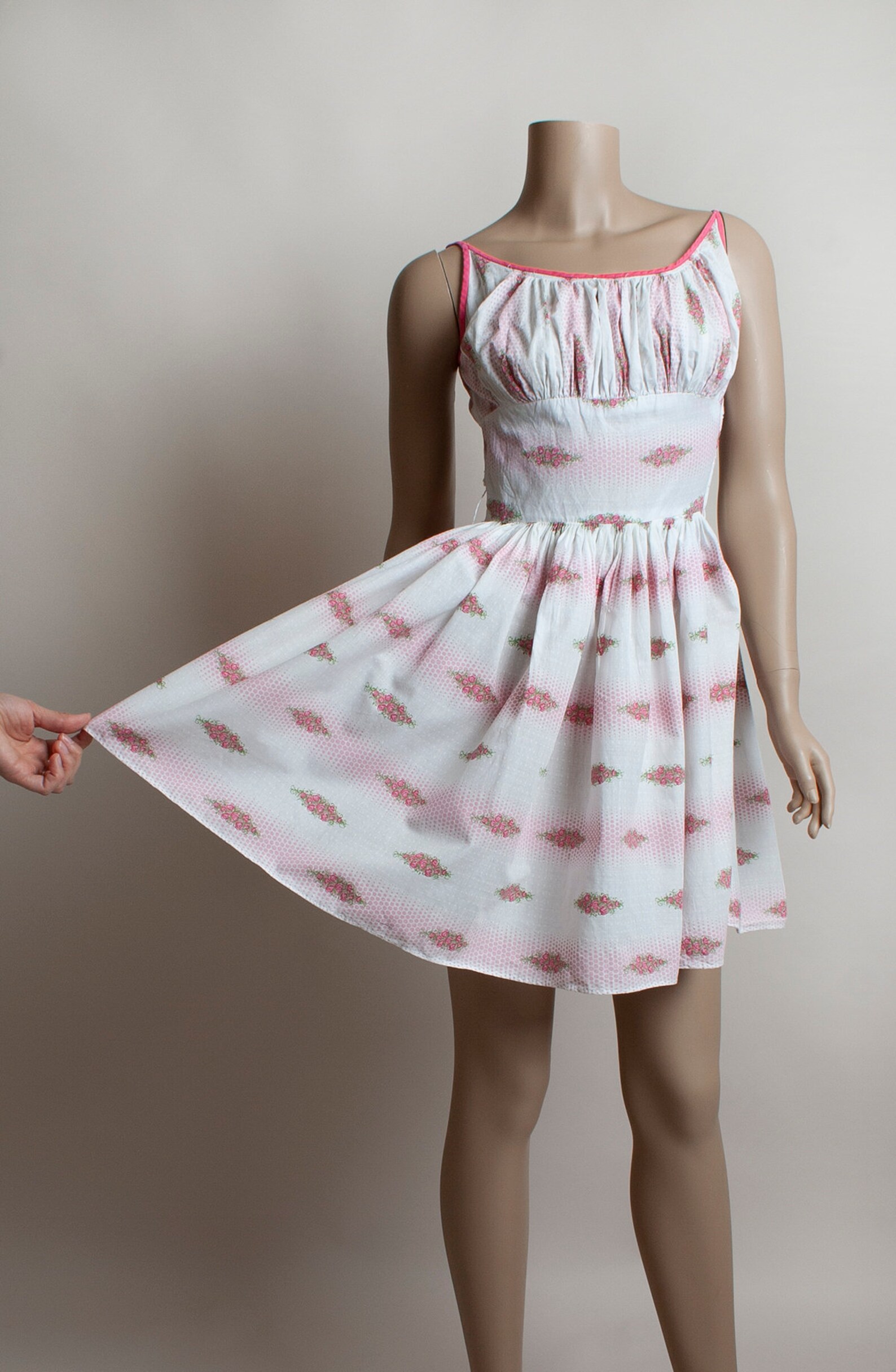 Vintage 1960s Sundress Pink Flower Bouquet Print on Light - Etsy