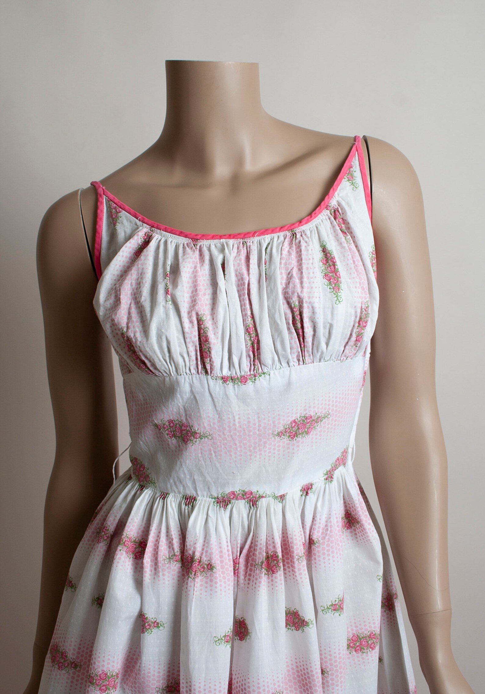 Vintage 1960s Sundress Pink Flower Bouquet Print on Light - Etsy