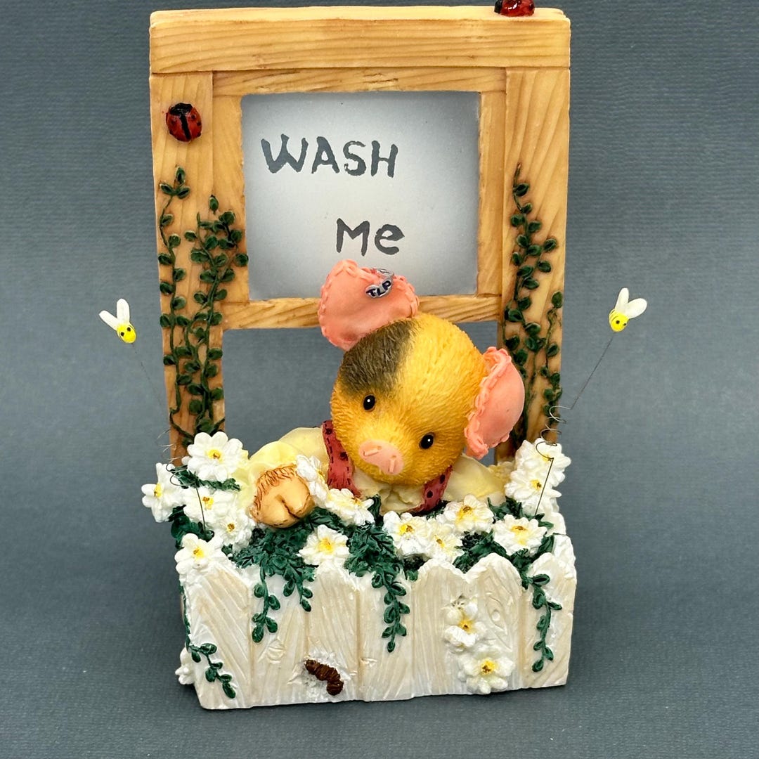 Enesco This Little Piggy "i Don't Do Windows" Window Pig Figurine ...