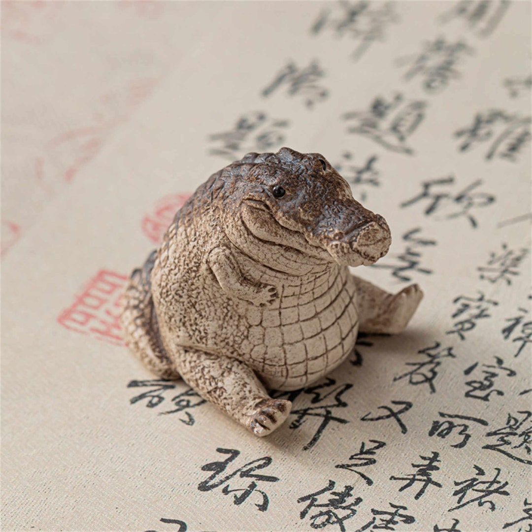 Cute Ceramic Crocodile Sculpture: Cute Crocodile Statue for Tea Lovers ...