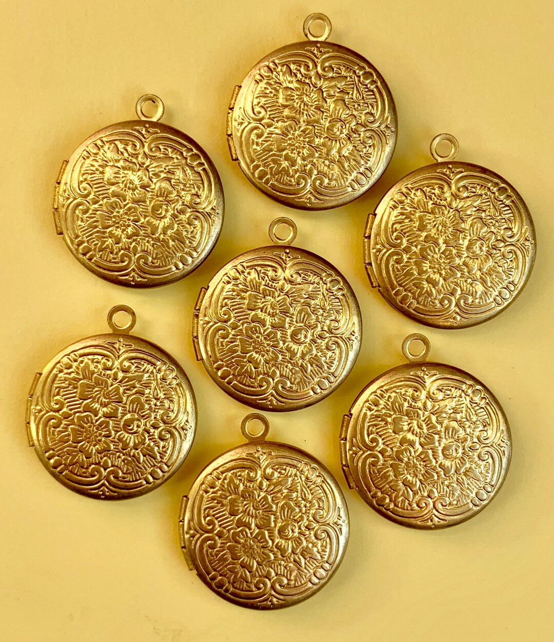 6 Vintage Brass Gold Pendant Lockets With Pattern 30mm - Etsy