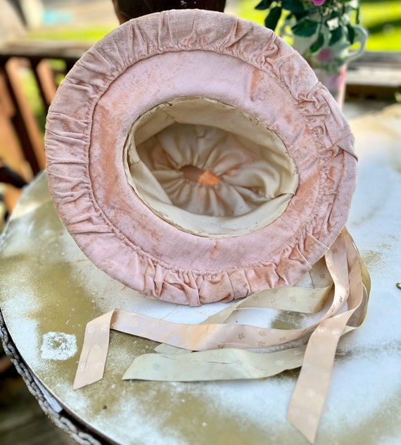 1920’s Ruched Pink Silk Velvet Hat ~ Vintage Pastel T… - Gem