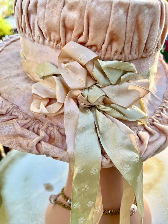 1920’s Ruched Pink Silk Velvet Hat ~ Vintage Pastel T… - Gem