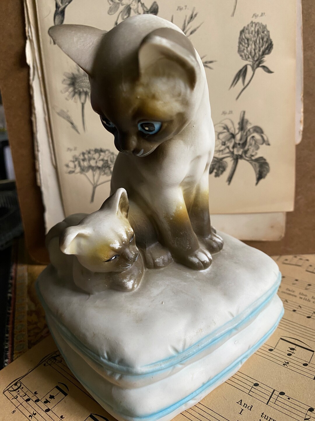 MUSIC BOX | Vintage Mann Porcelain Siamese Cats Musical Display Cat ...
