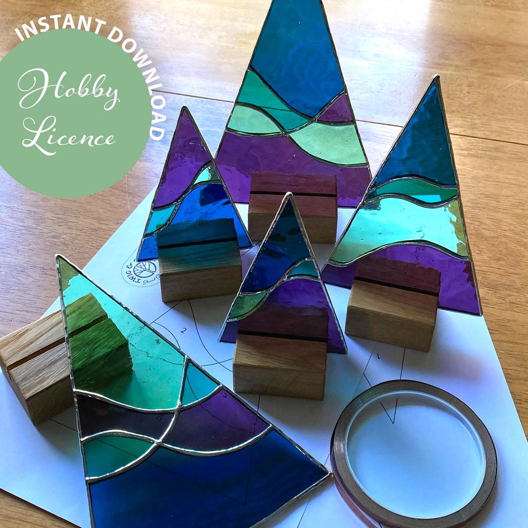 Northern Lights Fir Forest Stained Glass Pattern: Aurora Borealis ...