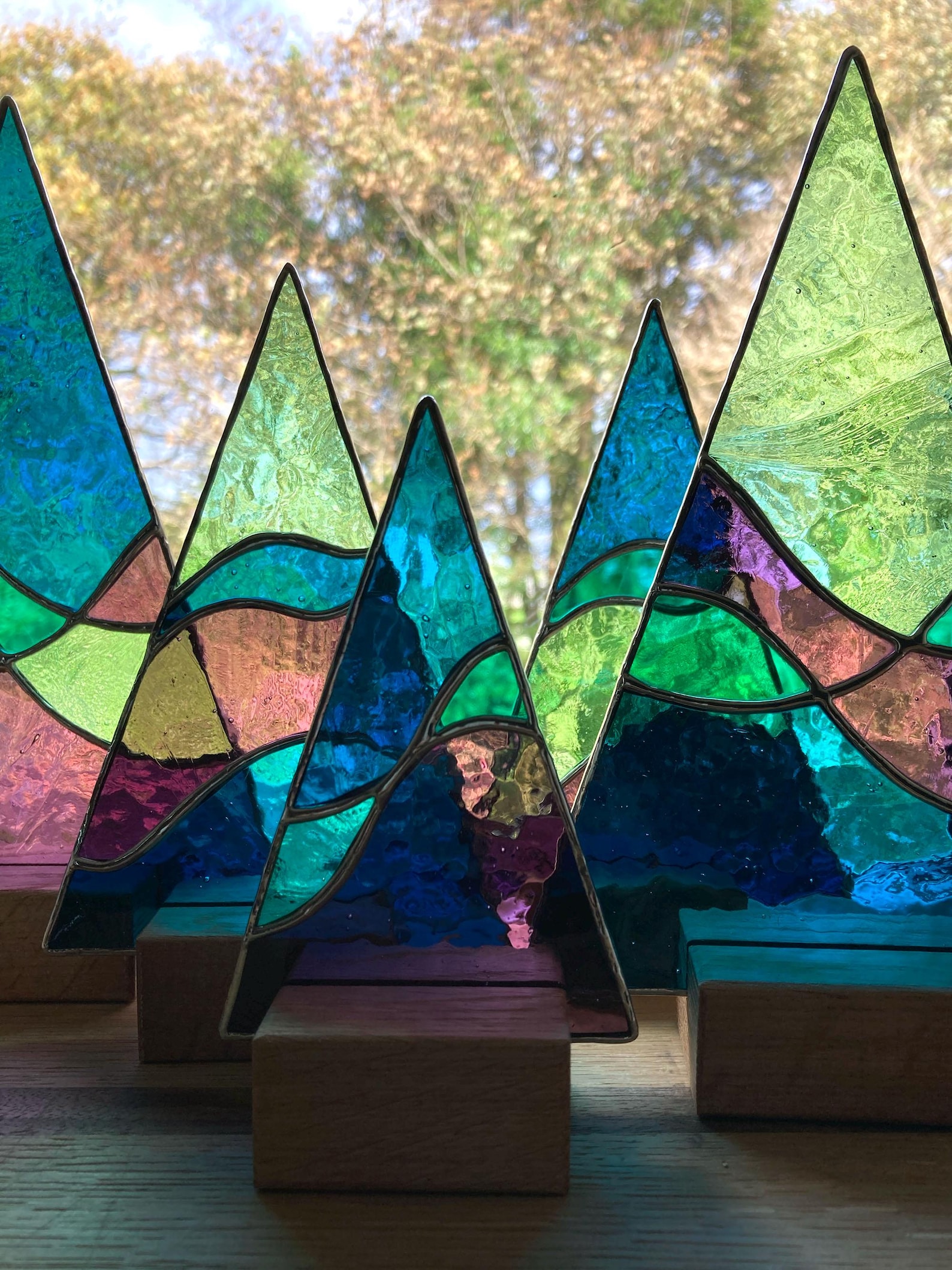 Northern Lights Fir Forest Stained Glass Pattern: Aurora Borealis ...