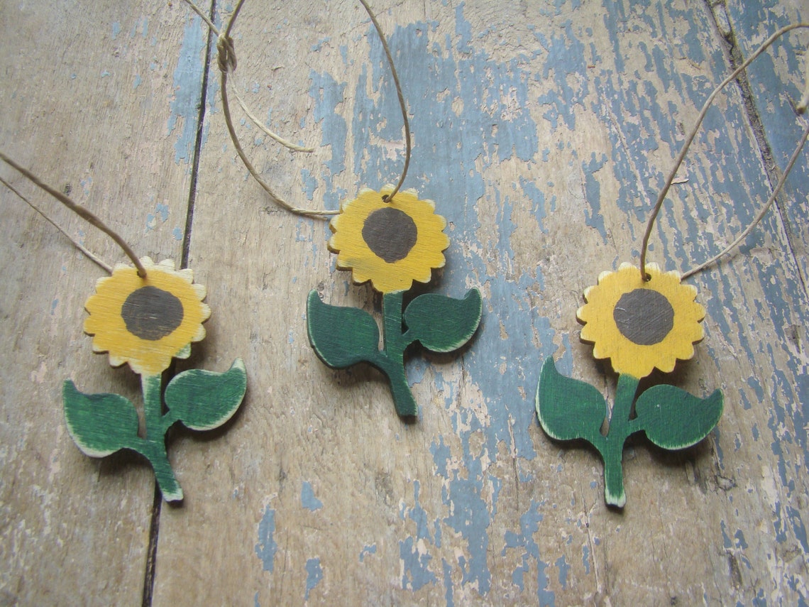 Primitive Summer Decor Wood Sunflower ornaments feather tree | Etsy