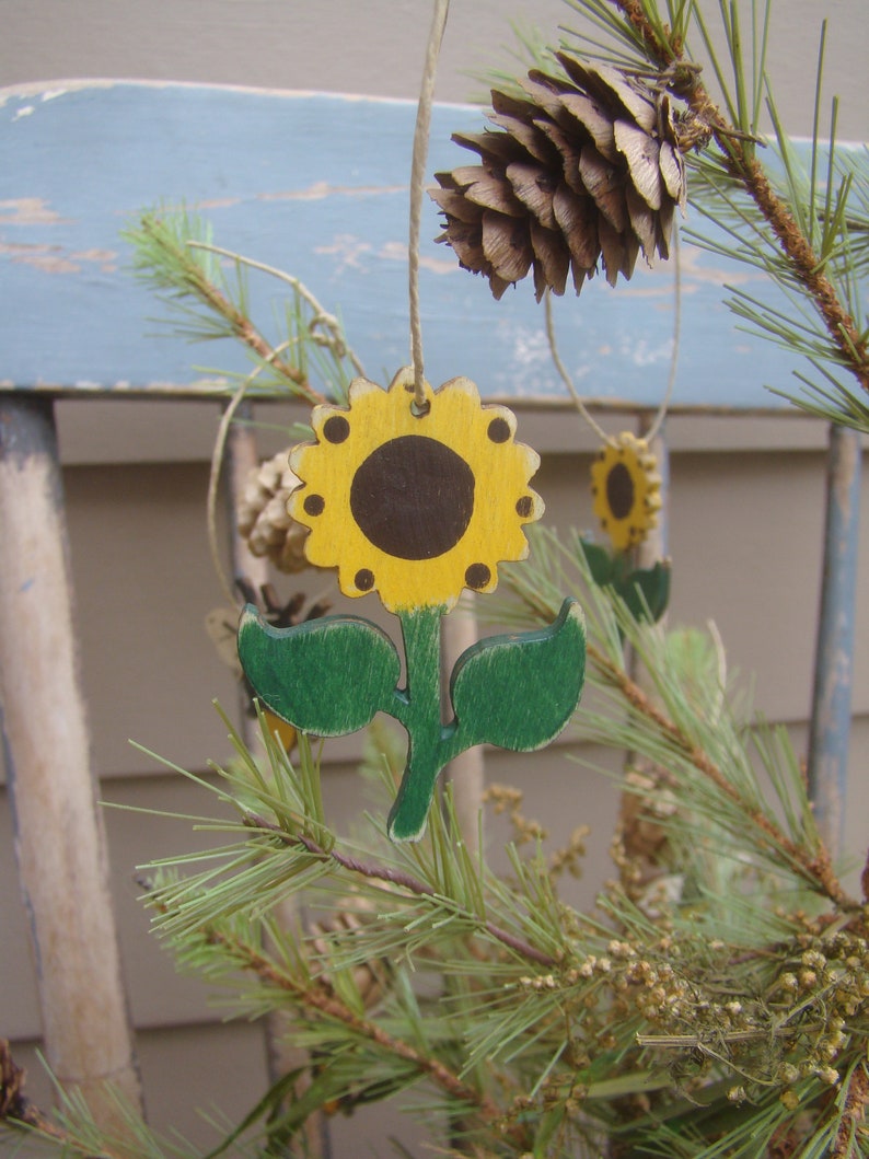 Primitive Summer Decor Wood Sunflower ornaments feather tree | Etsy