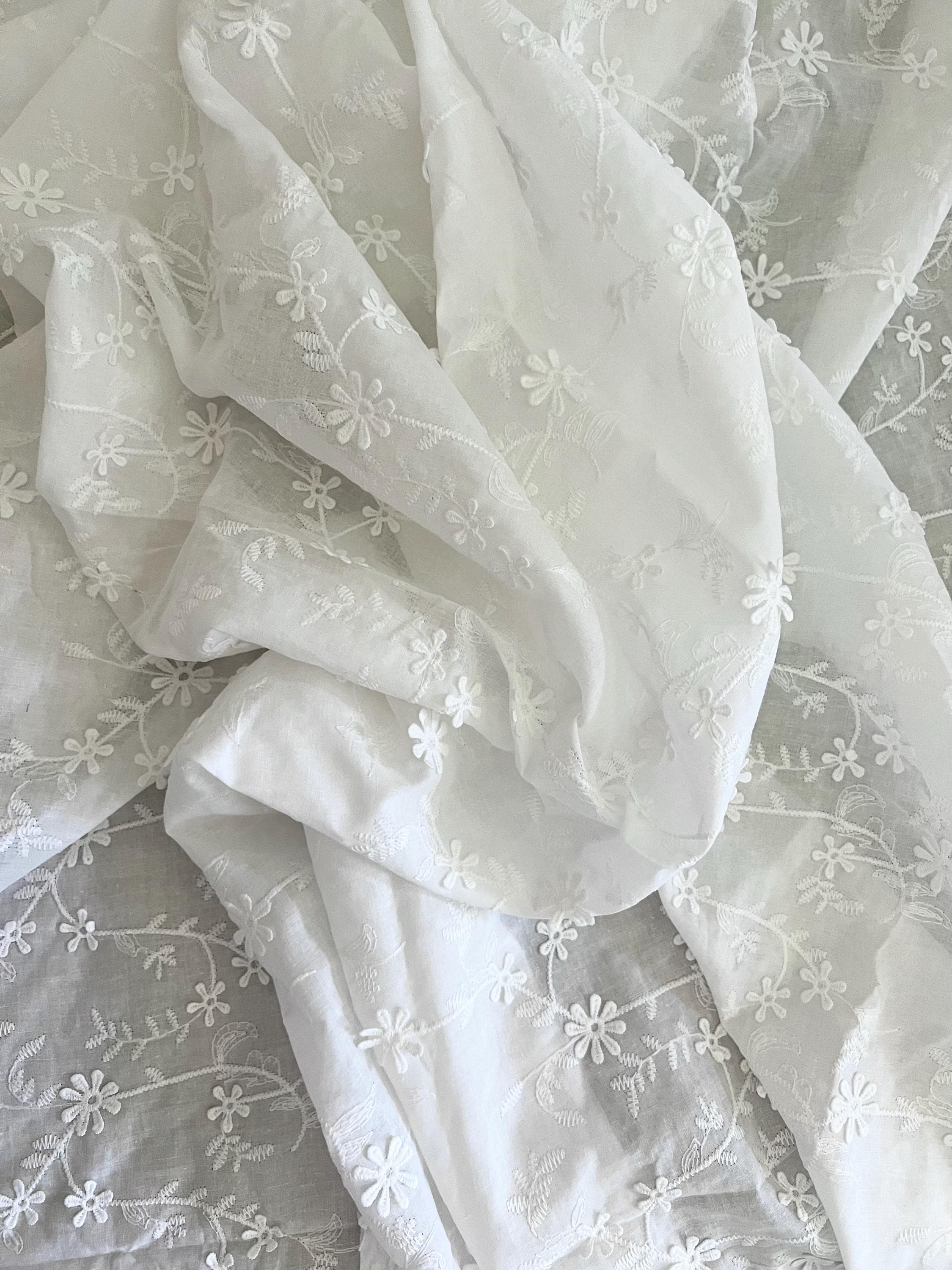 White 3D Embroidery 100% Cotton Embroidery Flower Fabric, for Dress ...