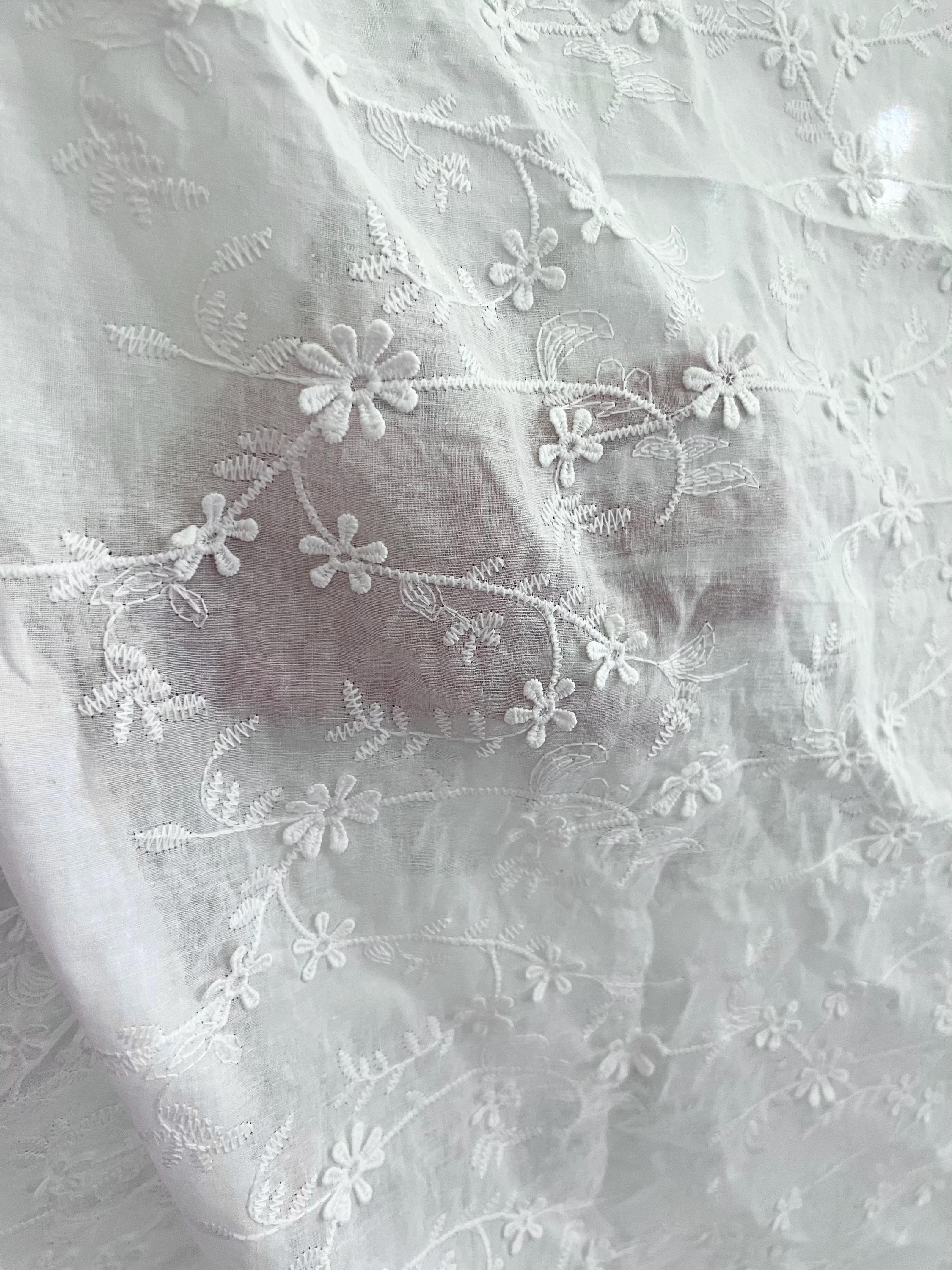 White 3D Embroidery 100% Cotton Embroidery Flower Fabric, for Dress ...