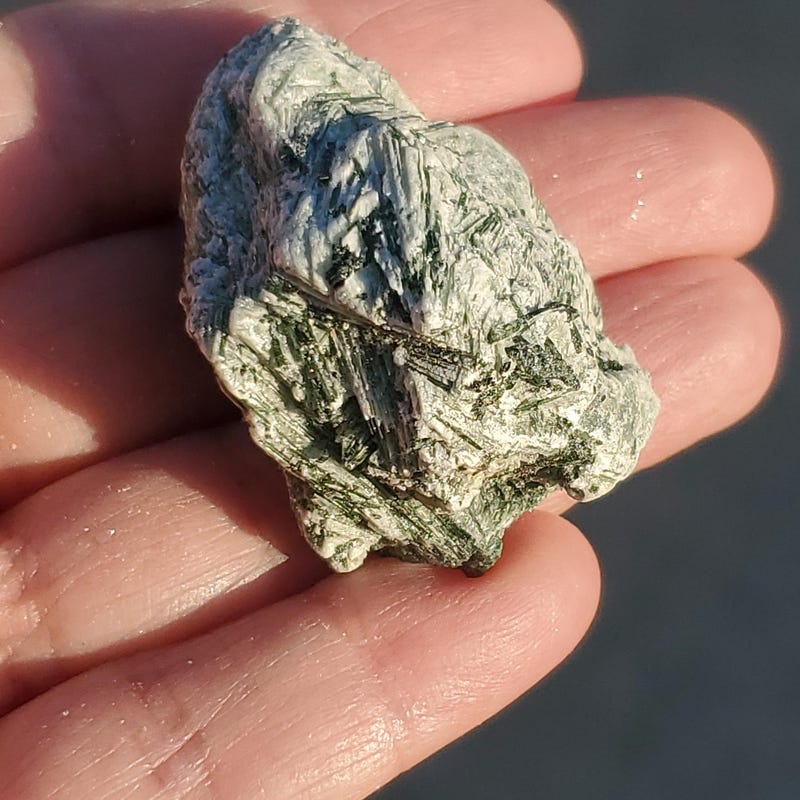 Actinolite - Etsy
