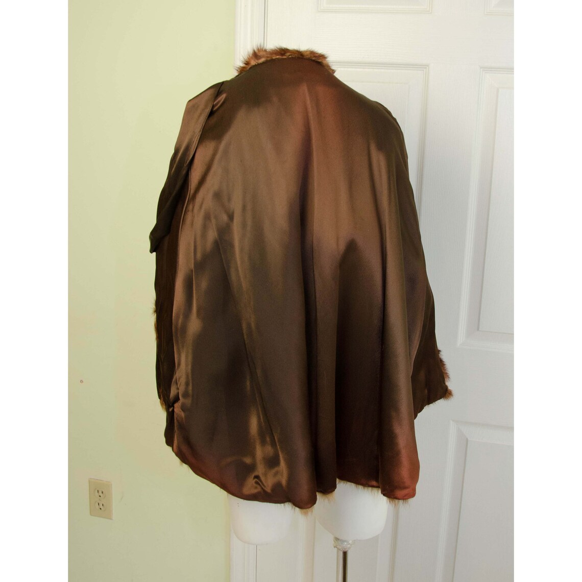 Vintage 1940's Woman's Fur Cape With Arm Cuffs - Etsy