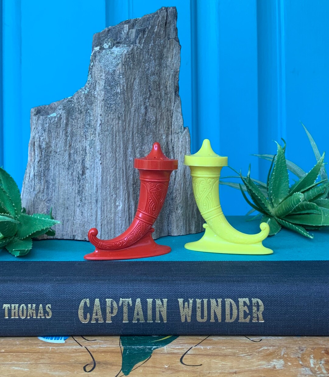 FREE Shipping-vintage Rare Plastic Cornucopia Salt & Pepper Shakers ...