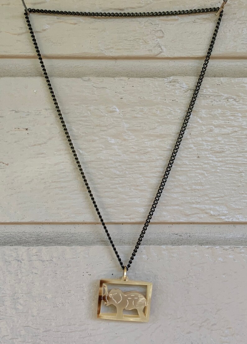 FREE Shipping-vintage Stunning & Unique Hand Carved MOP | Etsy