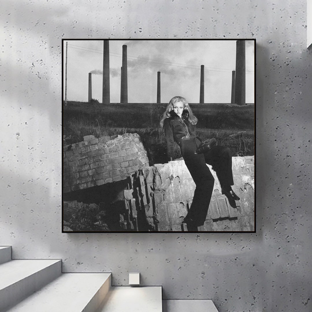 Fashin Wallis, Queen-helmut Newton Print,black and White Wall Art ...
