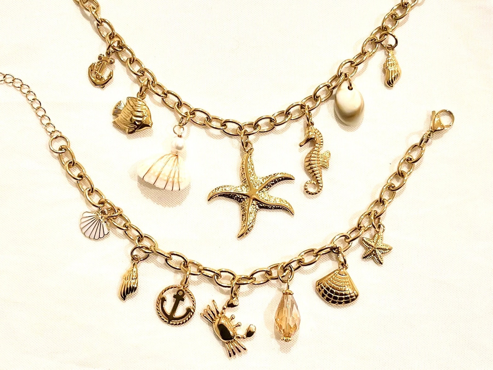 OCEAN SEA SHELL Charm Bracelet. 18k Pvd Gold Plated Paperclip Chain ...
