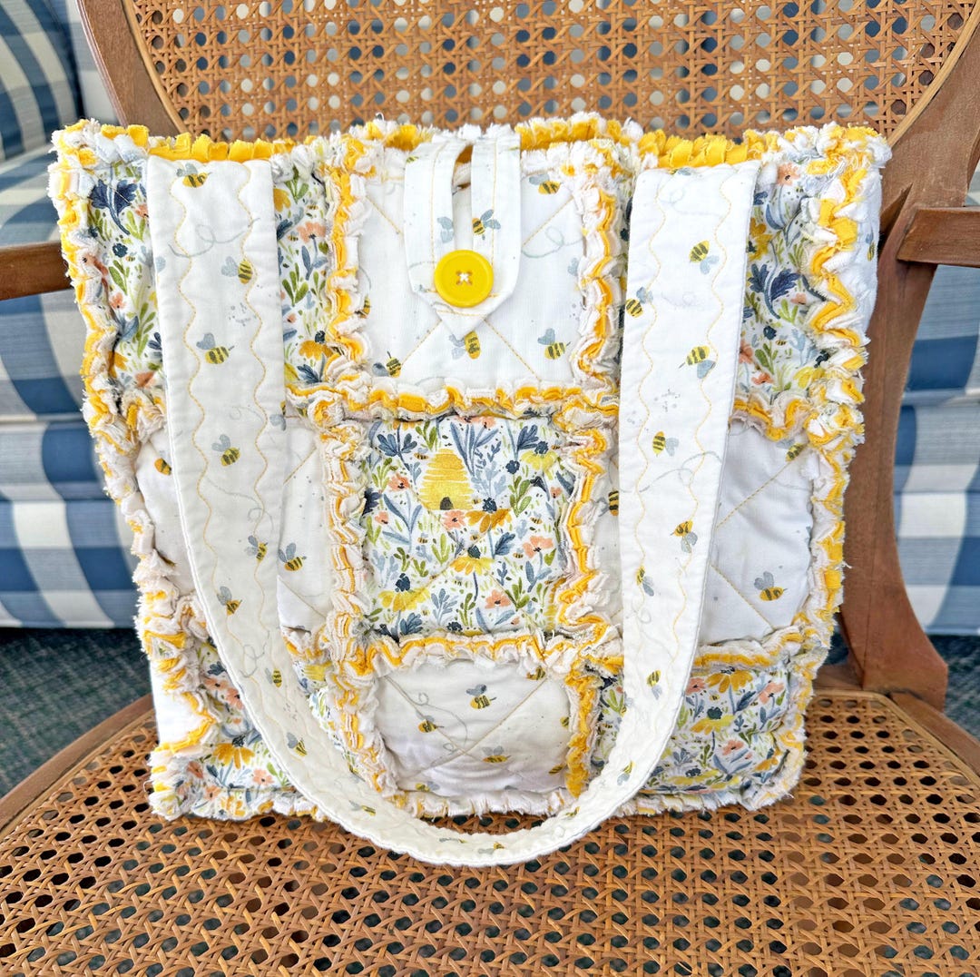 Bee Rag Quilt Tote Bag: Handmade Purse With Pockets - Etsy