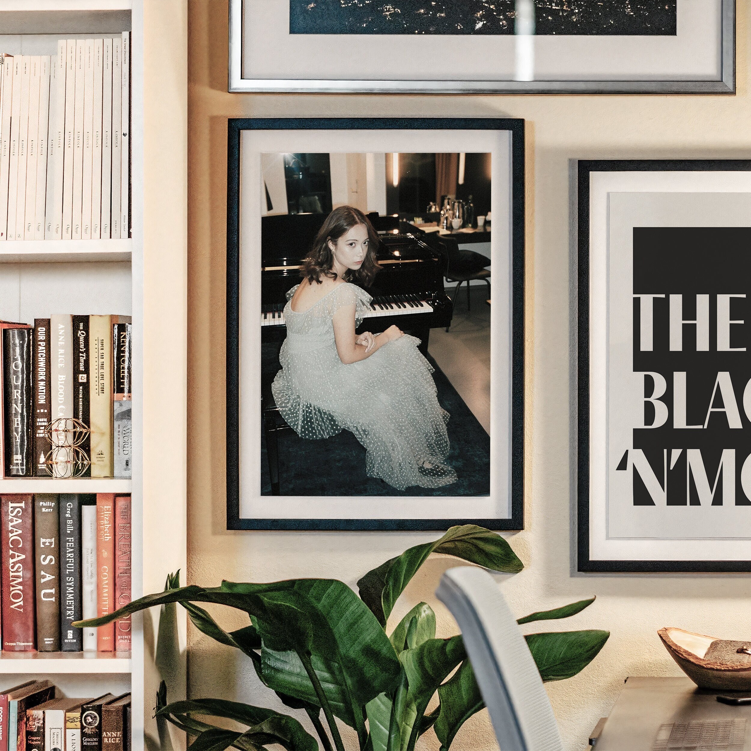 Laufey Posters / Laufey Black and White Poster / Bewitched Poster ...