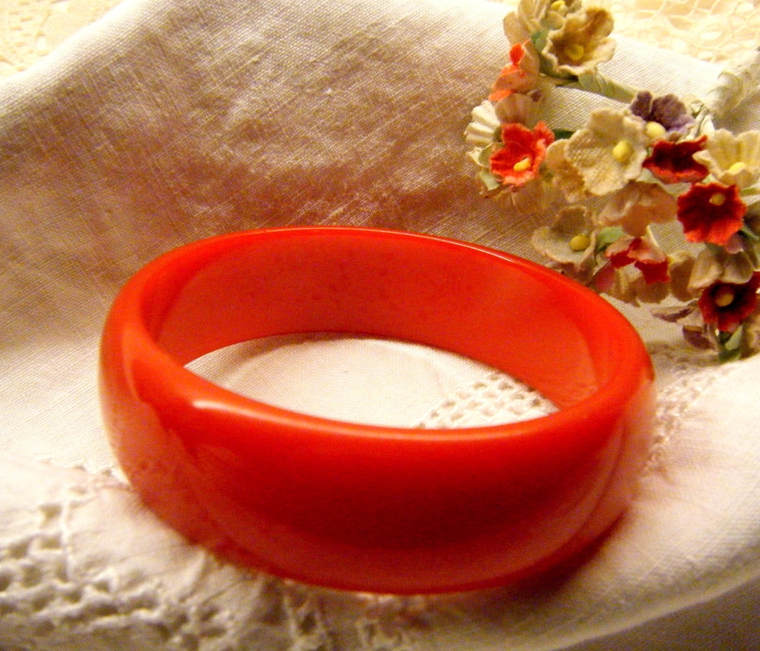 Vintage Bakelite Bangle Cherry Red - Etsy