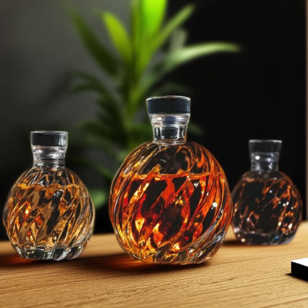 Elegant Mini Diamond-shaped Decanter With Cork,100-250ml Lead-free ...