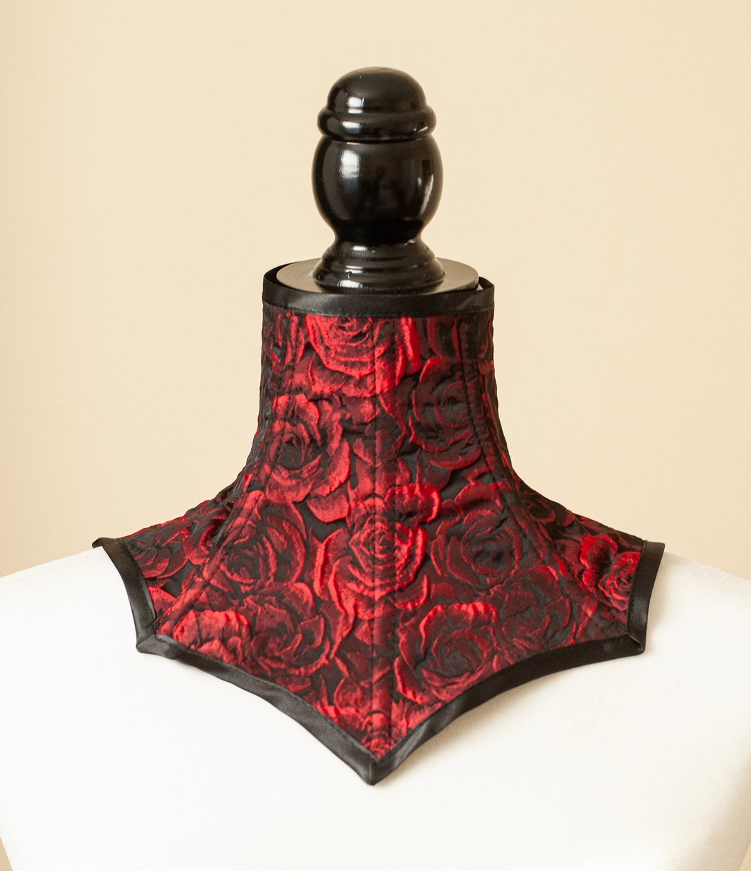 Black & Red Roses Neck Corset in Embossed Jacquard-floral Posture ...