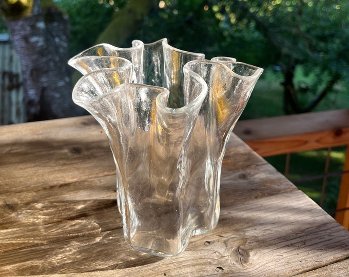 MCM Muurlan Lasi Finnish EVA Clear Glass Hankerchief/ruffled Flower ...