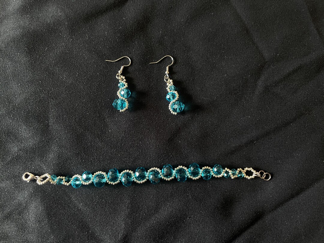 Beautiful Blue Ocean Colored Crystal Wavy Bracelet and Earring Set - Etsy