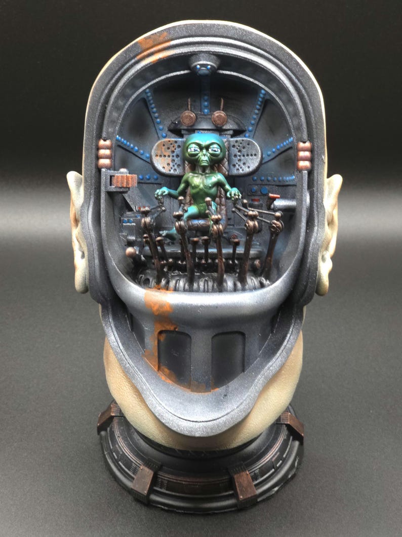Intergalactic Alien Figure – 22 Cm Sci-fi Collectible Decor, Fan Art ...