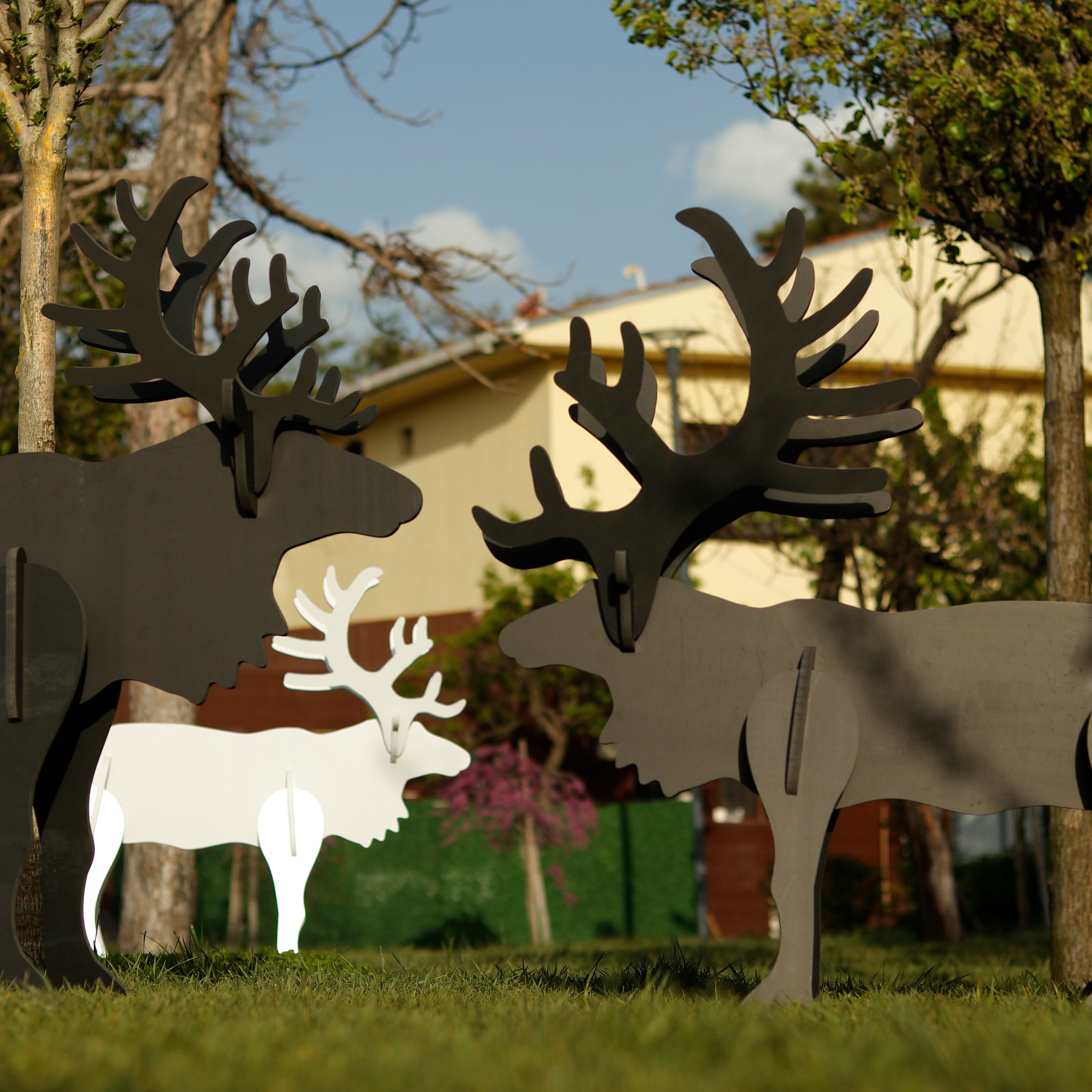 Moose Yard Display | Giant All-weather PVC Garden Decor | Large Lawn ...