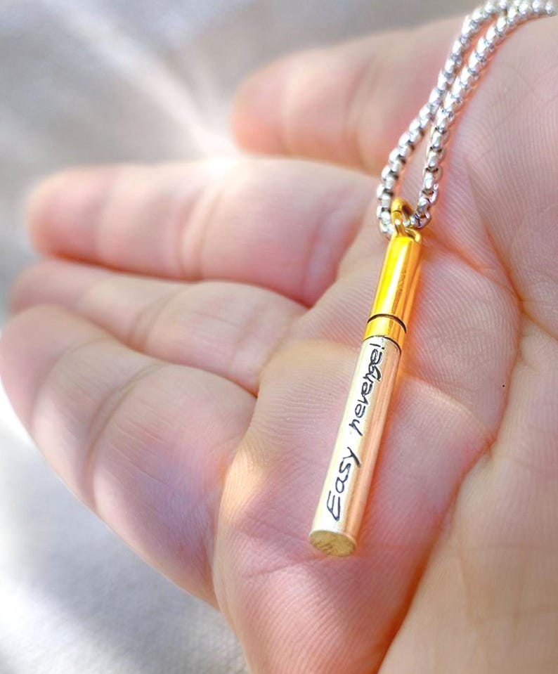 PREMIUM Fanmade Chainsaw Anime 'easy Revenge!' Cigarette Necklace ...