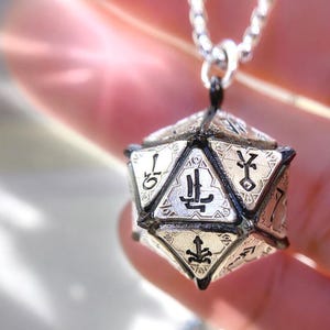 PREMIUM Fanmade Shadowheart Artifact Necklace, Baldur's Gate 3 Inspired ...
