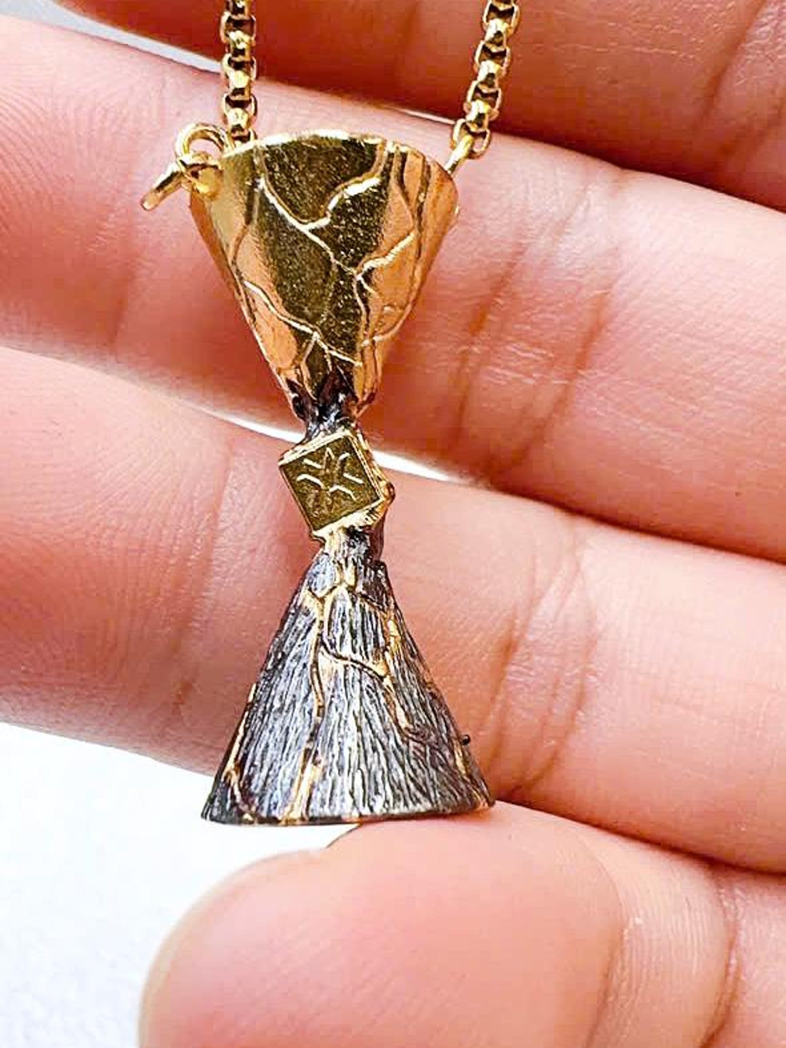 Valorant Champion Gold Pendant Necklace, Silver 950 Gold Plated Gaming ...