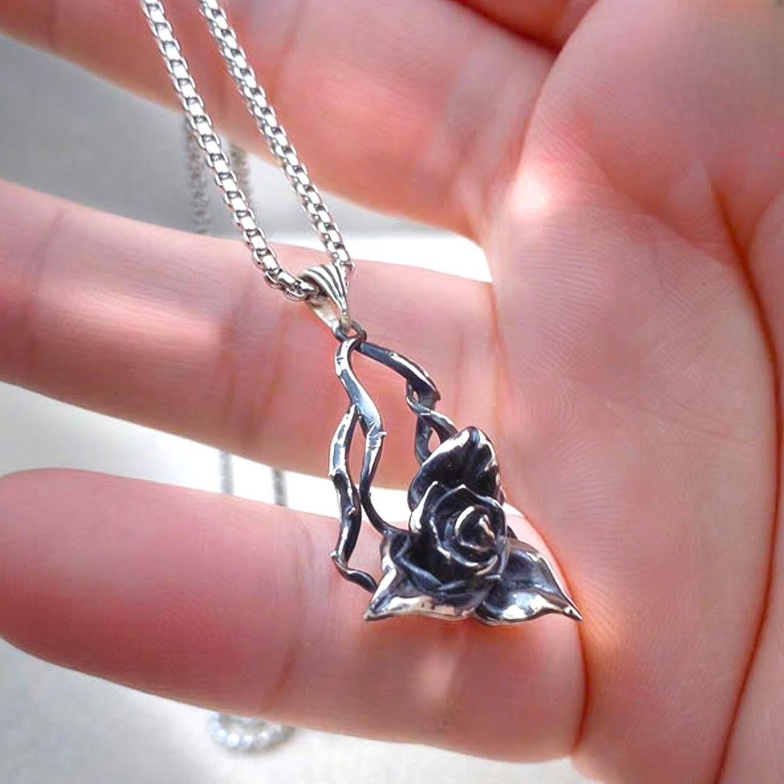 PREMIUM Fanmade Valorant Vyse Skill Necklace, Arc Rose Pendant, Silver ...