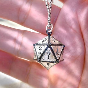 PREMIUM Fanmade Shadowheart Artifact Necklace, Baldur's Gate 3 Inspired ...