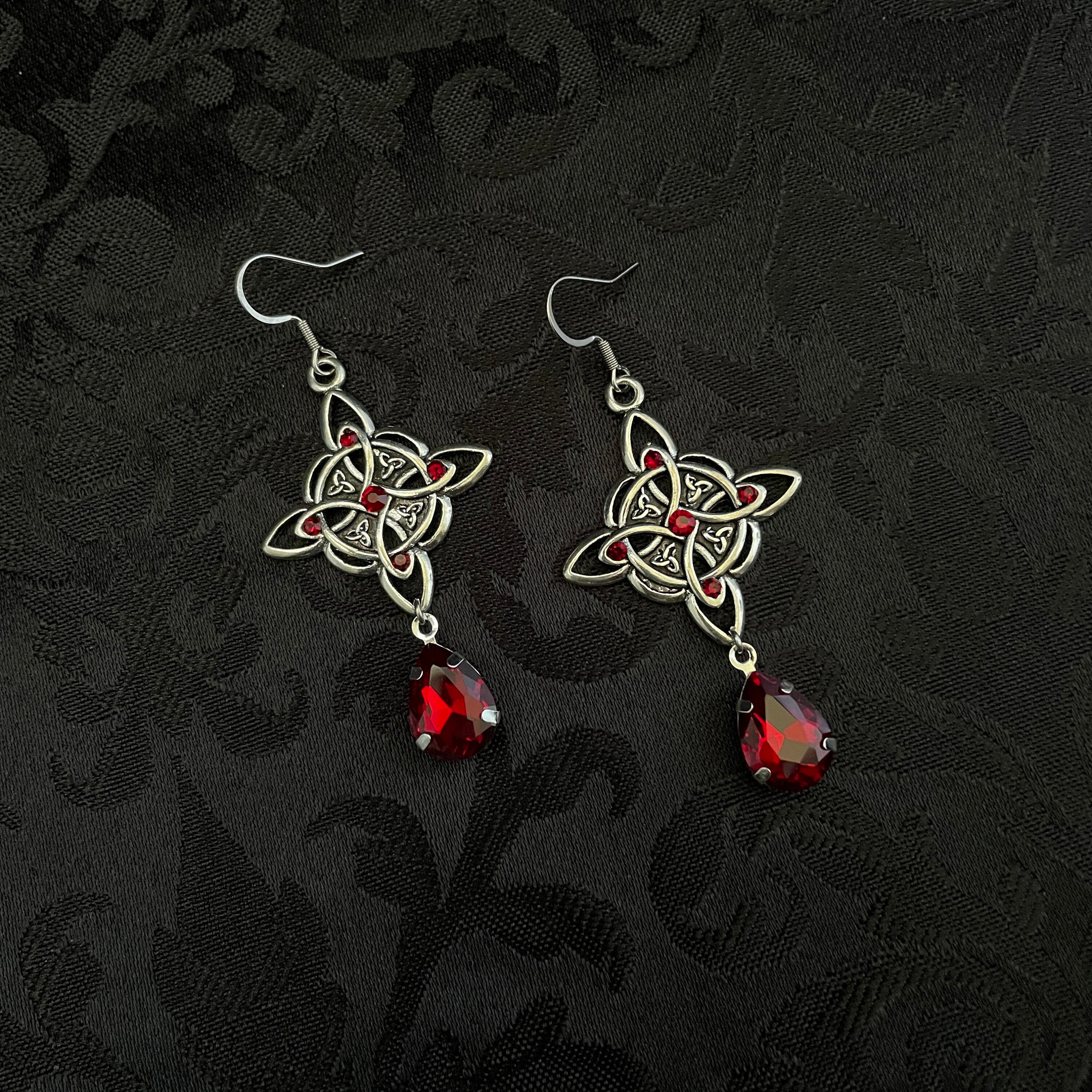 Dark Ruby Red/garnet Trinity Triquetra Irish Celtic Knot Gaelic ...