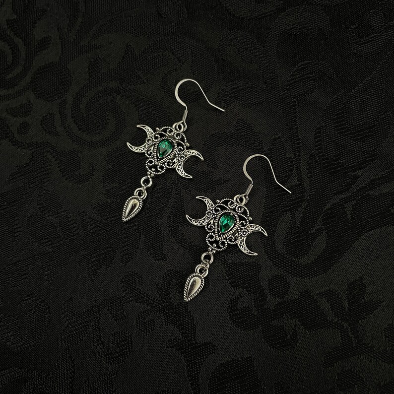 Emerald Green Triple Crescent Moon Lunar Goddess Priestess Celtic Elven ...