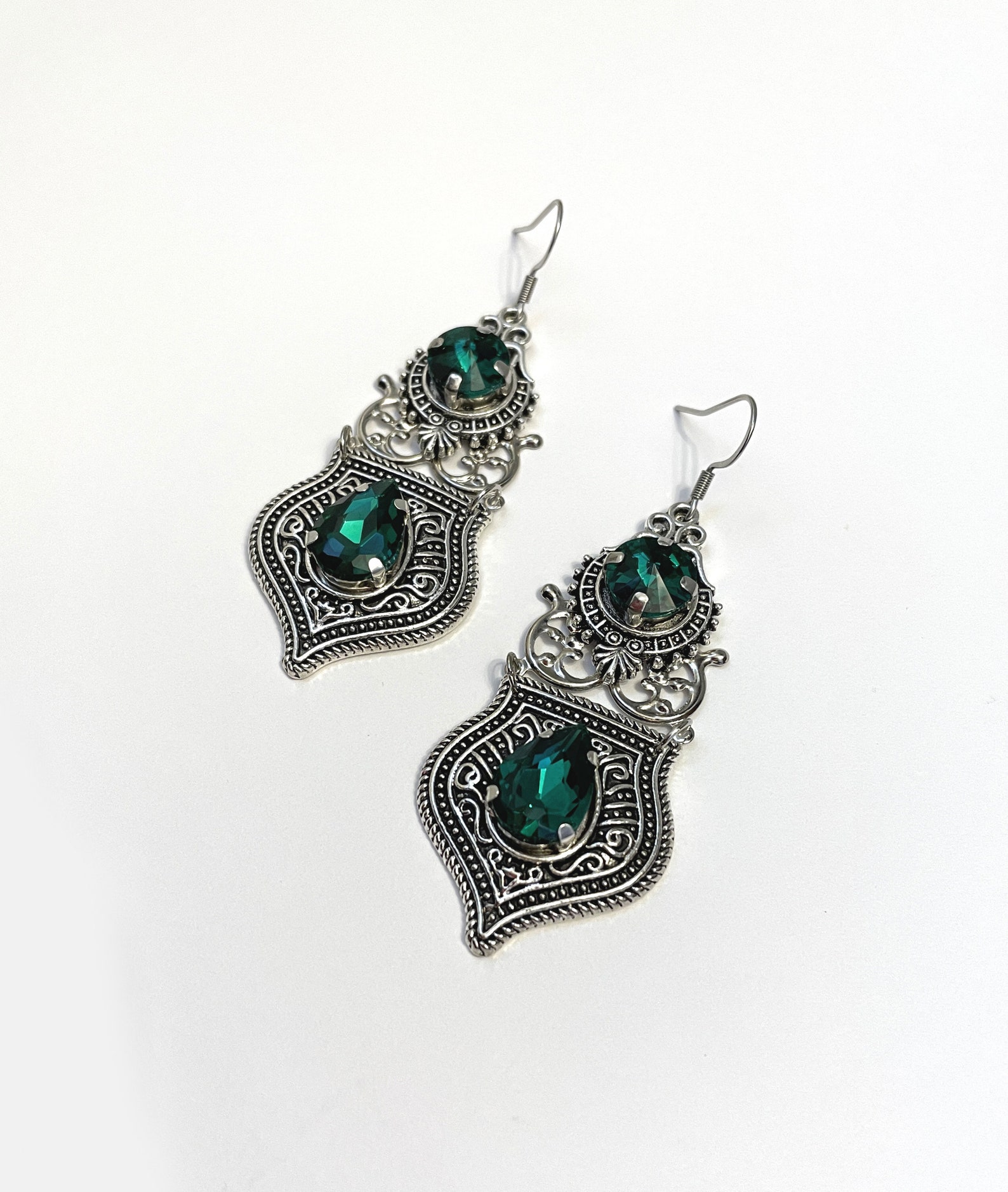 Emerald Green Crystals Gothic Antique Silver Filigree Goth Victorian ...