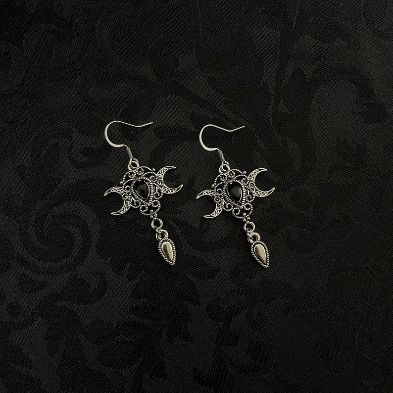 Jet Black Onyx Triple Crescent Moon Lunar Goddess Priestess Celtic ...