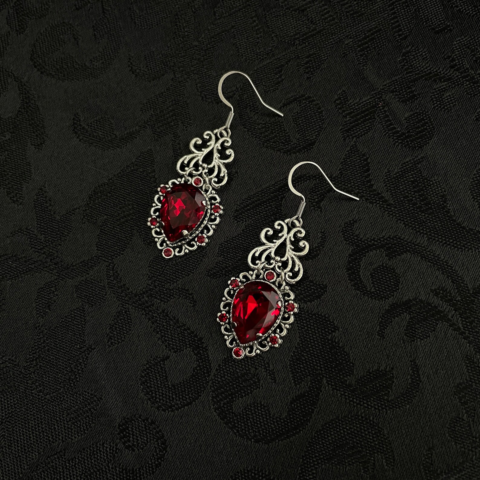 Dark Ruby Red/garnet Crystals Dangle/drop Earrings Vampire Queen Gothic ...