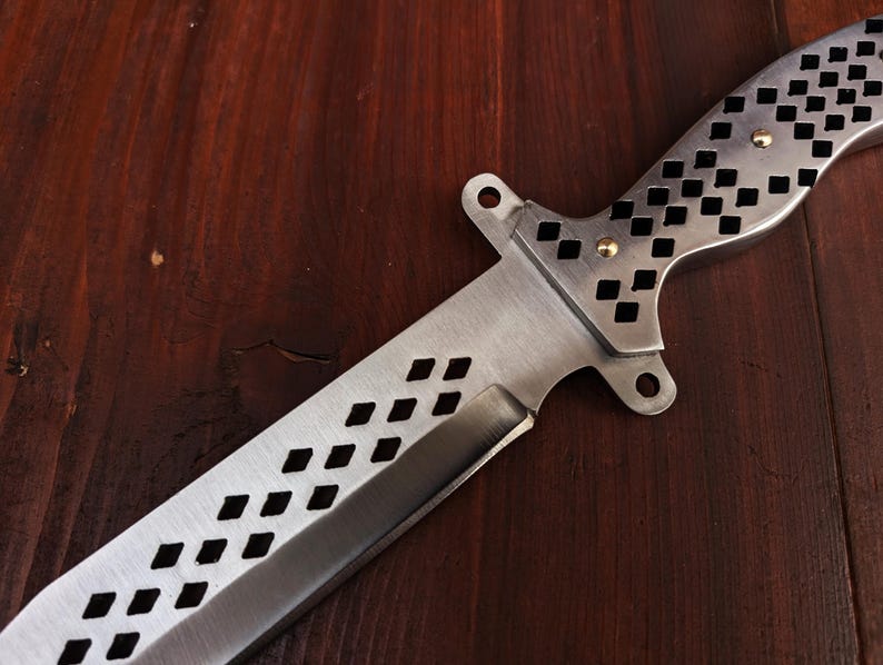 TWD Daryl Dixon Diamond Knife Replica: Stainless Steel Blade, Leather ...