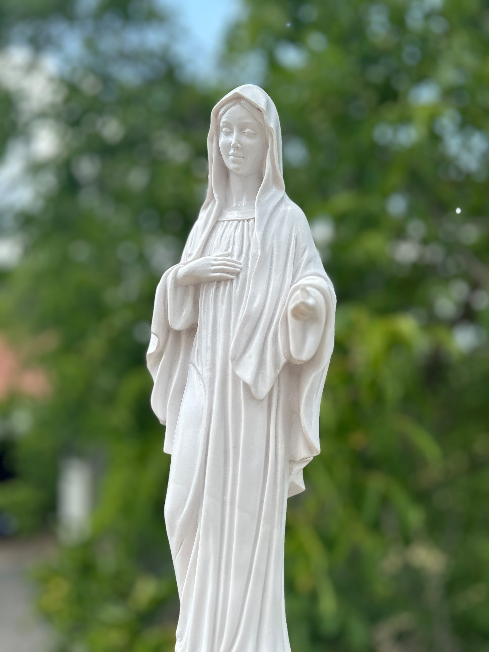 Our Lady Queen of Peace Statue | Blessed Virgin Mary | Medjugorje White ...