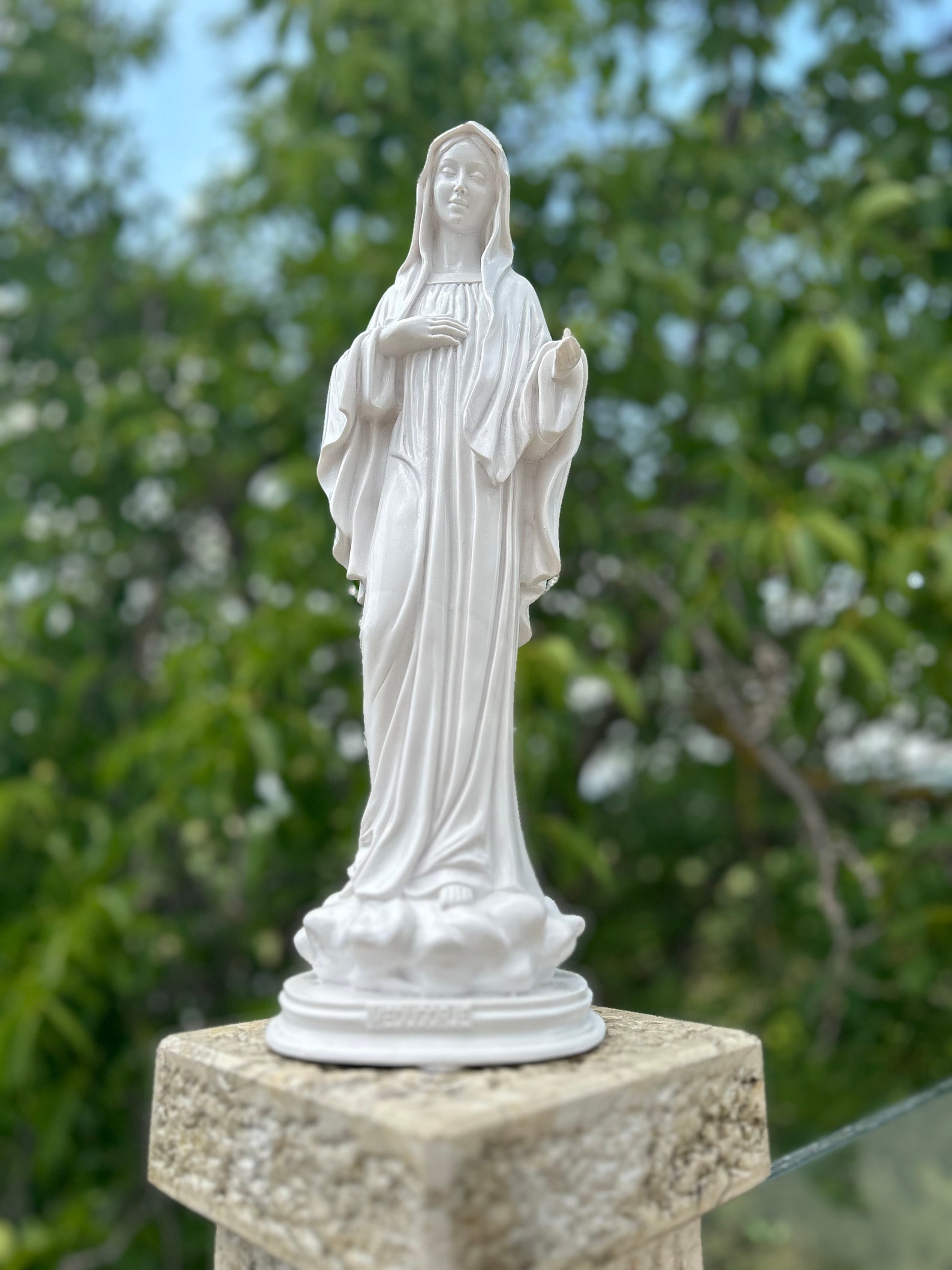 Our Lady Queen of Peace Statue | Blessed Virgin Mary | Medjugorje White ...