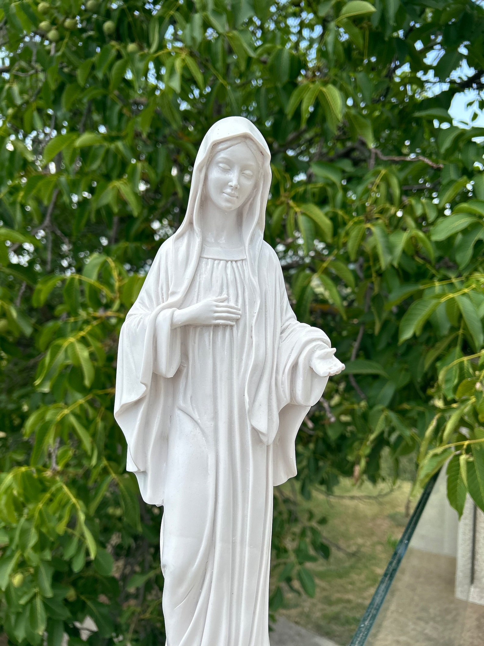 Our Lady Queen of Peace Statue | Blessed Virgin Mary | Medjugorje White ...