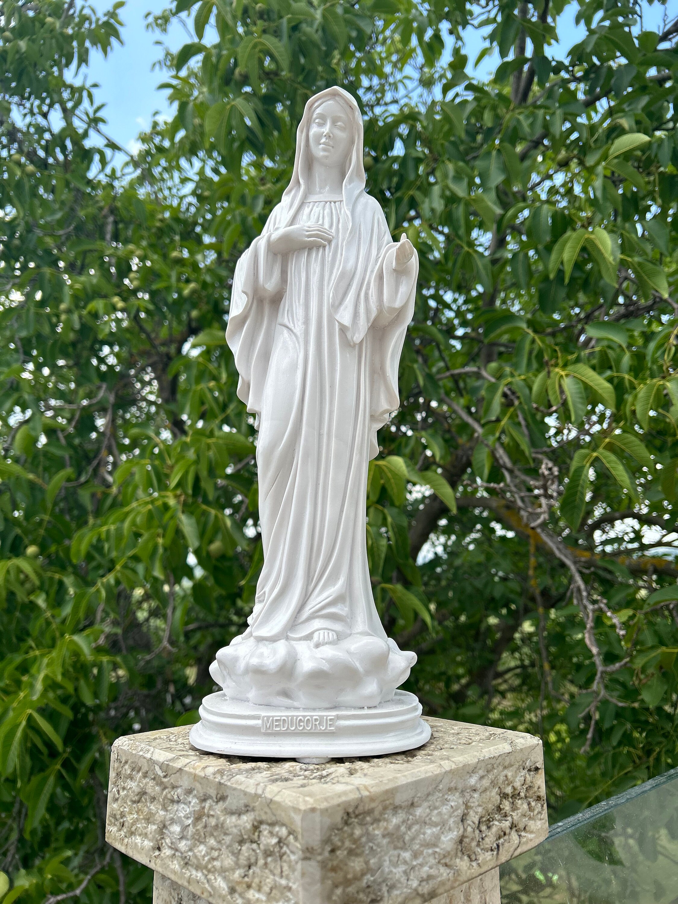 Our Lady Queen of Peace Statue | Blessed Virgin Mary | Medjugorje White ...