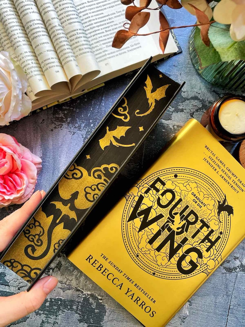 Fourth Wing, Stenciled Edges, Sprayed Book - Etsy Canada
